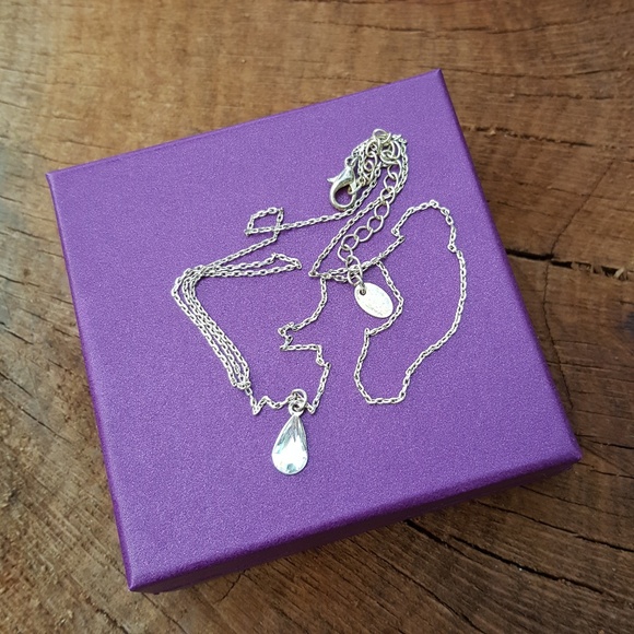 Yves Rocher | Jewelry | Yves Rocher Crystal Droplet Pendant Necklace ...